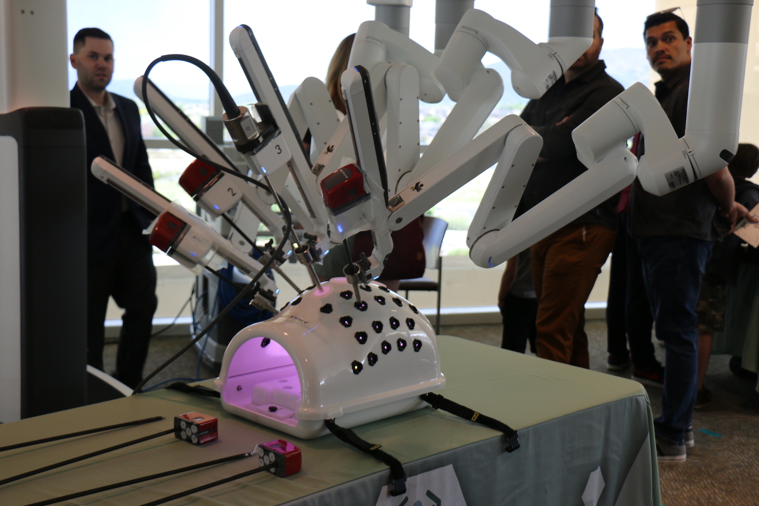 Surgical robot takes star turn at Carson Tahoe showcase | Carson City’s ...