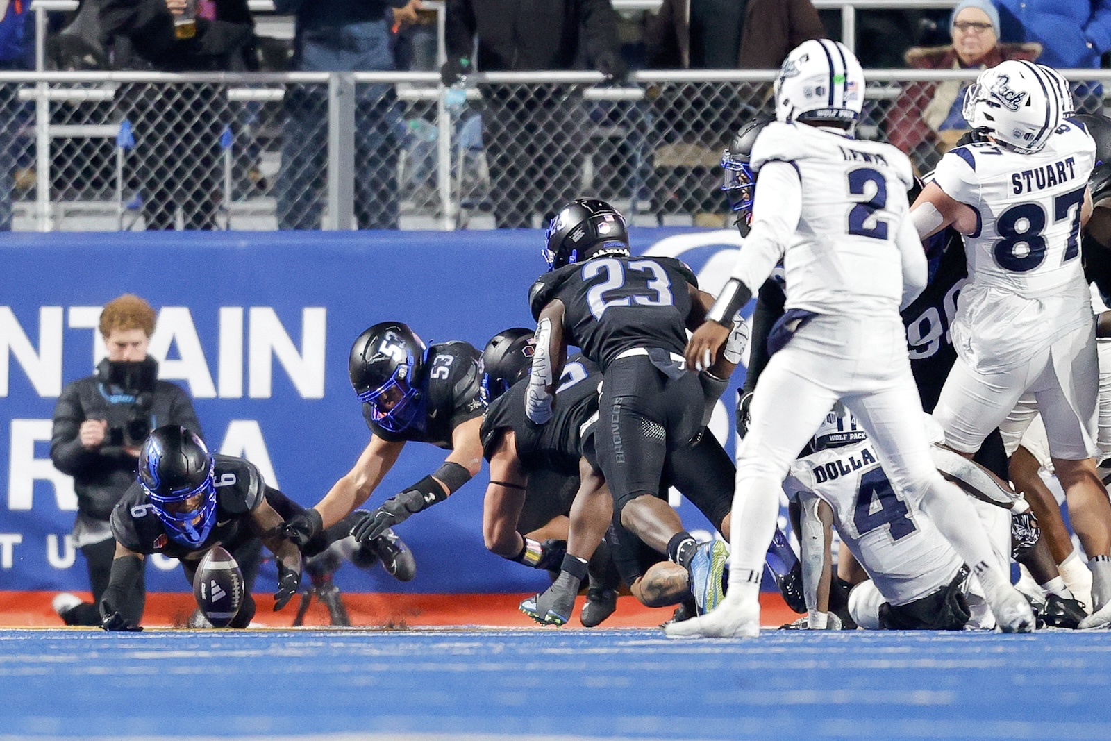 Pack outplays, outcoaches Broncos — but leaves with an L | Carson City ...
