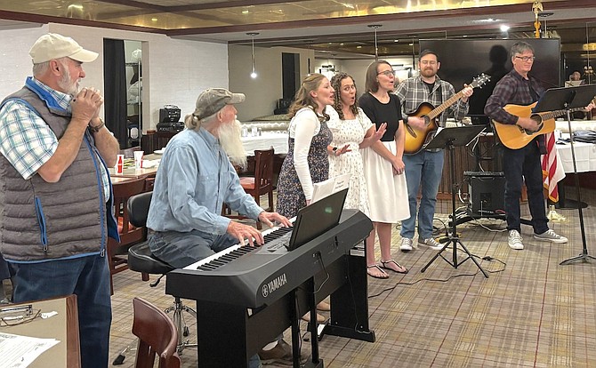 Rotary sees teaser for “Pump Boys and Dinettes” musical | Carson City’s ...