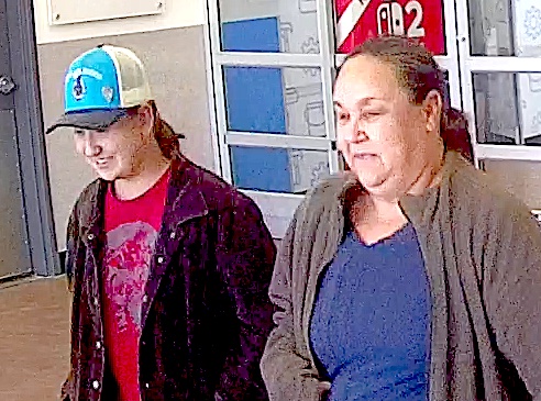 Investigators seek IDs in possible purse theft | Serving Minden ...