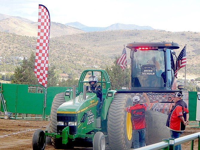 Horsepower draws crowd to tractor pull | Serving Minden-Gardnerville ...