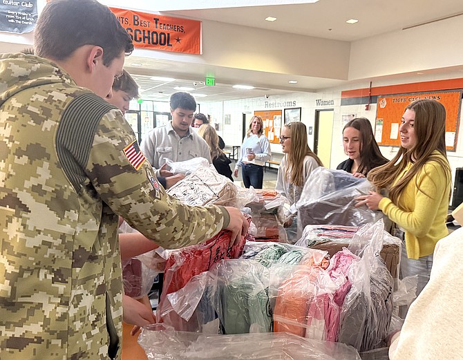 Valley organizations put bow on giving | Serving Minden-Gardnerville ...