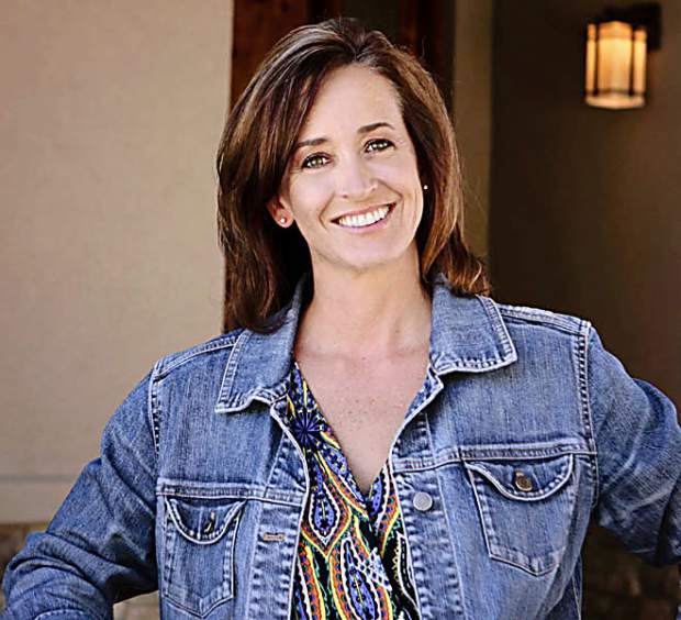 Business briefly: Ginger Easley Earns RE/MAX Hall of Fame award ...