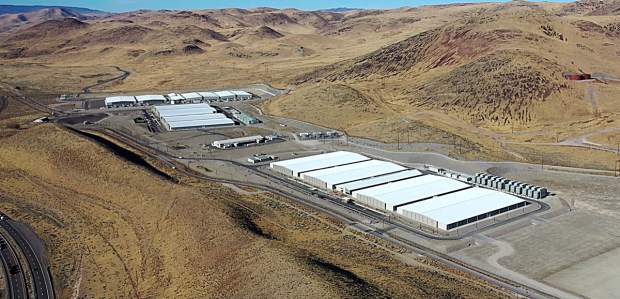 Apple finishes Reno warehouse, announces Northern Nevada expansion ...