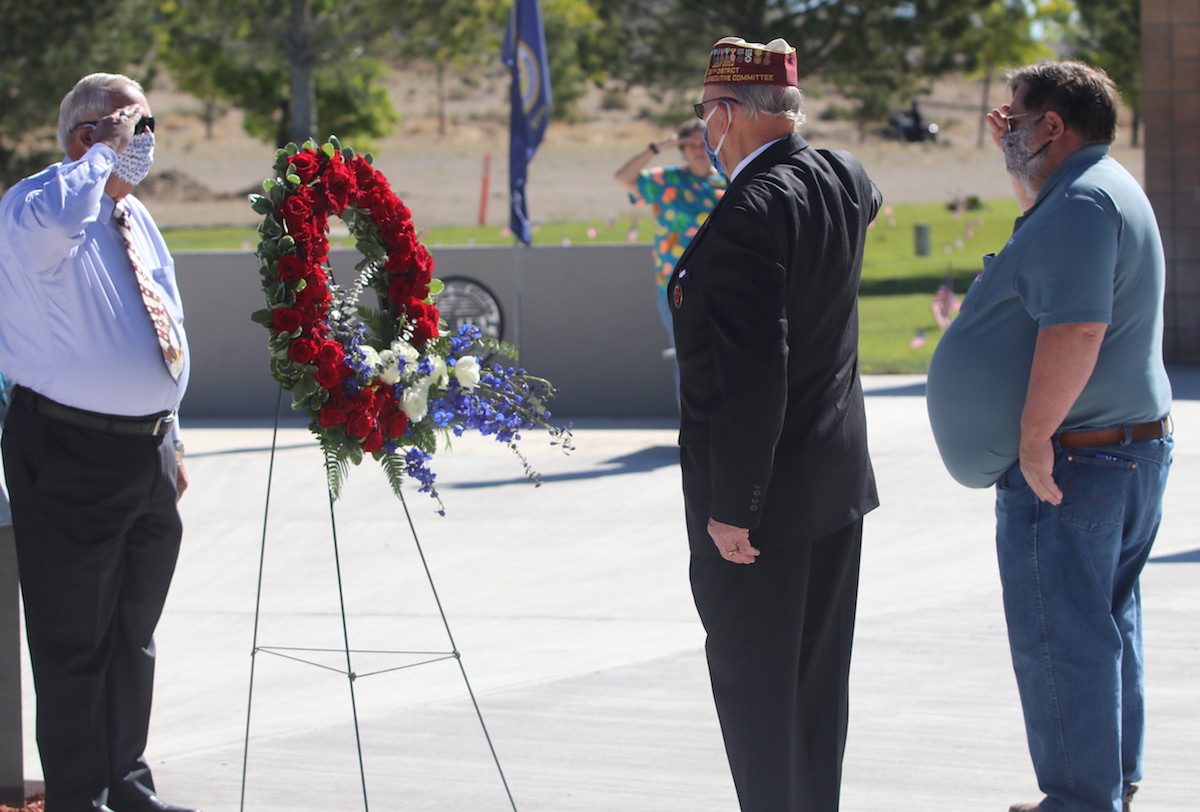 Small observance marks Memorial Day at Nevada veterans’ cemetery ...